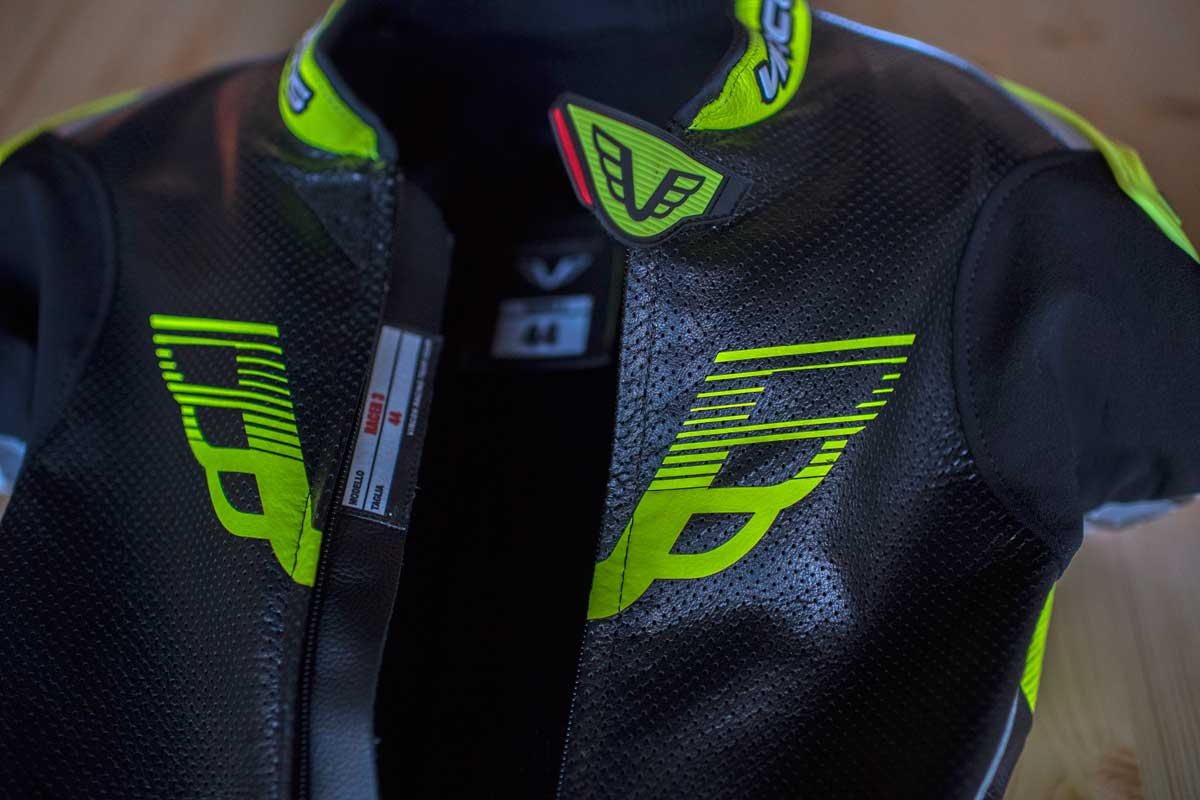 La tecnologia di una tuta moto su misura | Vircos